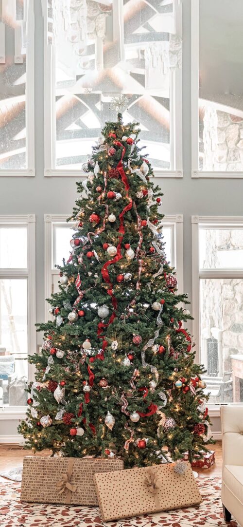 Christmas Presents under the Tree - Wallpapers Central