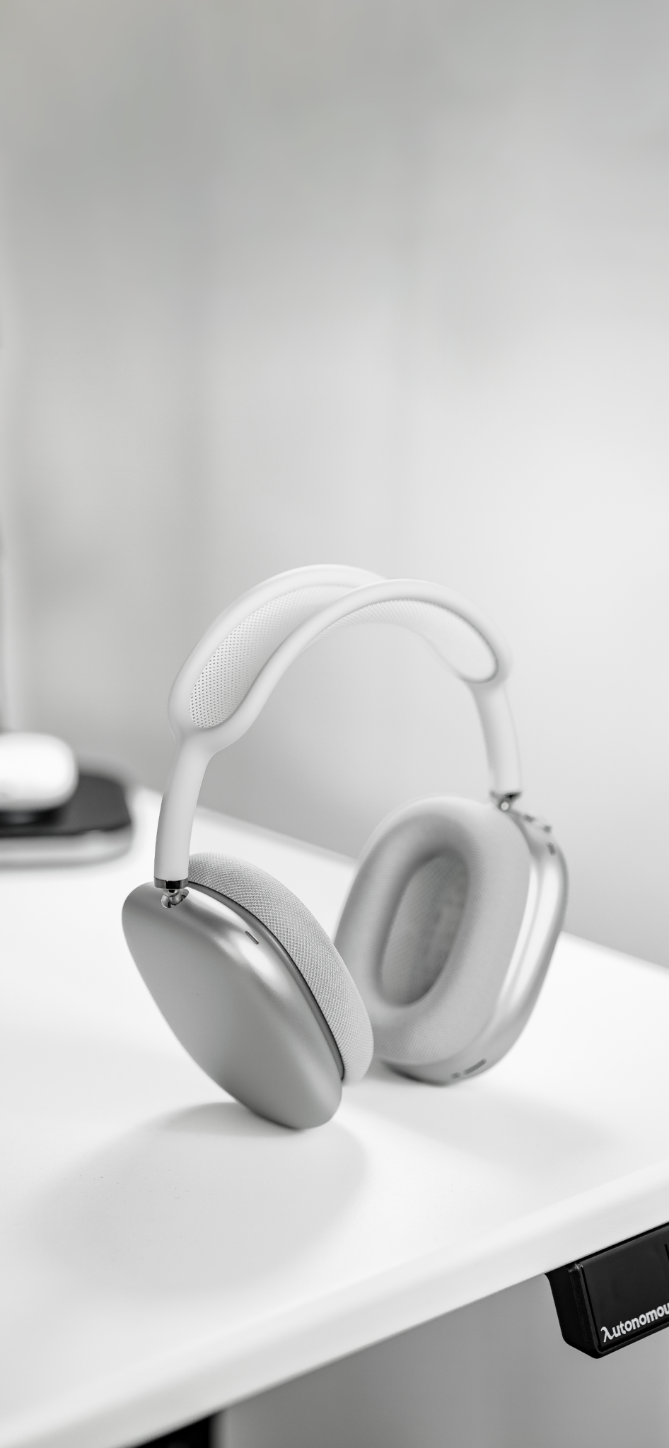 AirPods Max Clean Design - Wallpapers Central