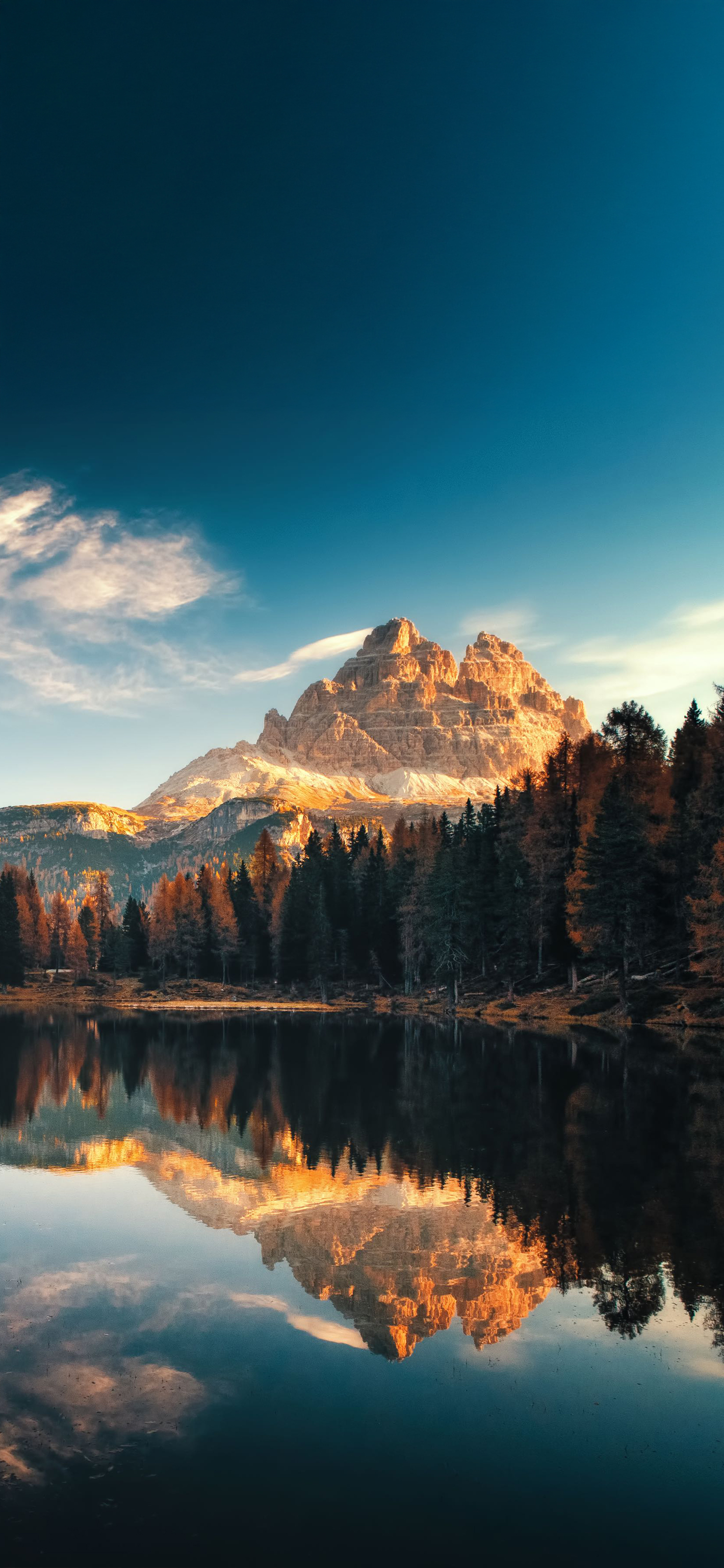 Golden Reflection | Depth Effect - Wallpapers Central